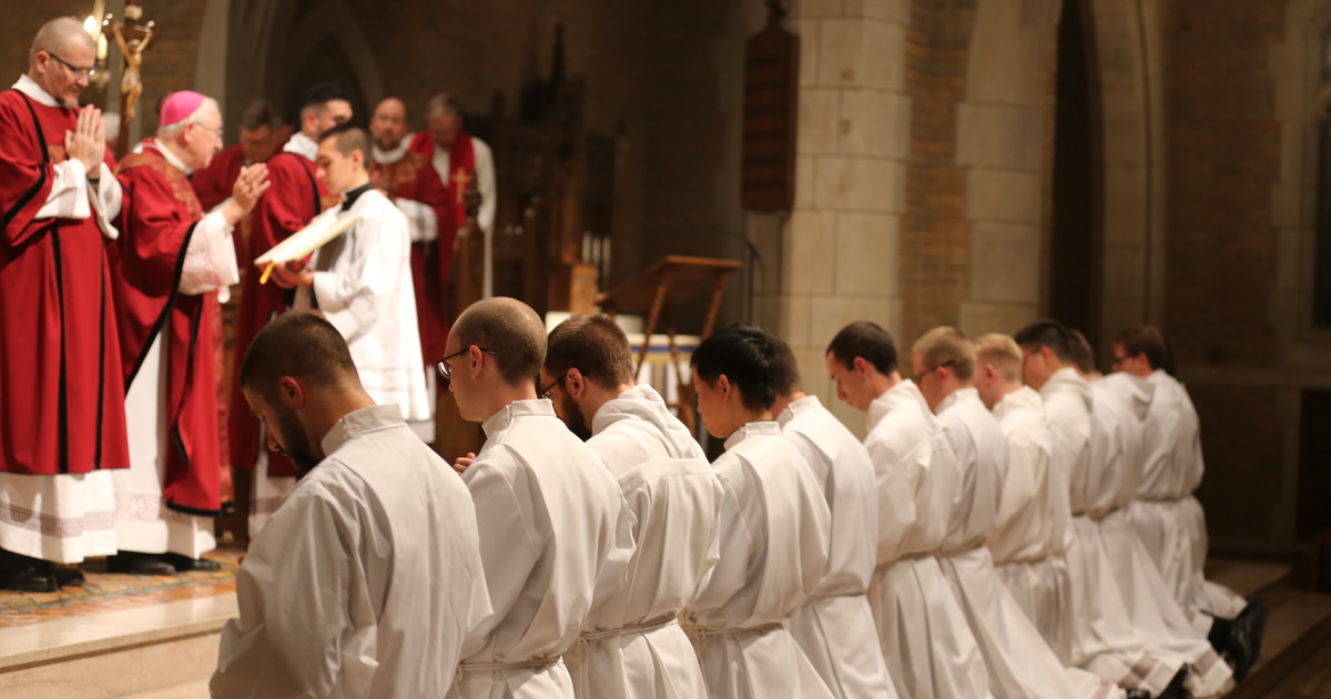 Approaching the Altar | Society of Our Lady of the Most Holy Trinity